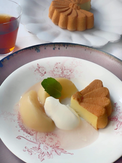 ル・ボナールのお菓子たち Vol.21 「桃のコンポートとマルグリットケーキ」”お茶の時間” お菓子通信販売 | Uf-fu | 紅茶専門店 ウーフ